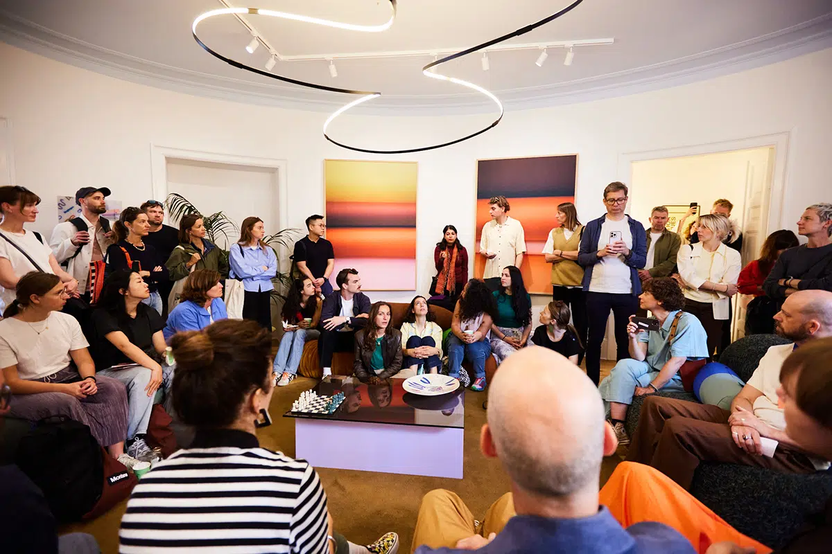 A Conversation with Raw Color: Colour, Curves and Contrasts. — Sancal